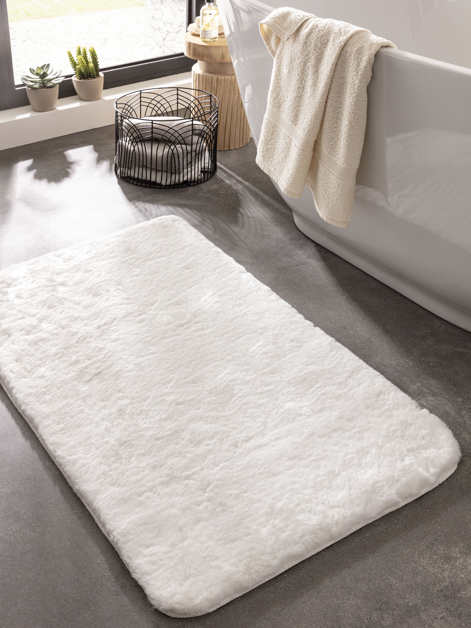 Badematte von Kibek - Valla in Weiß, 50 x 60 cm